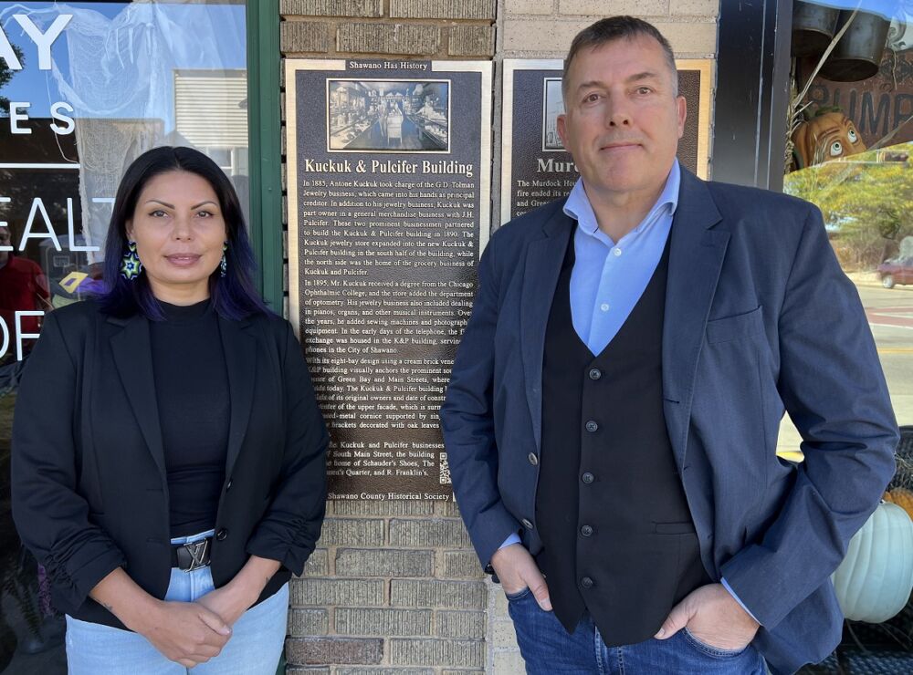 Kuckuk & Pulcifer Building Plaque Installed - Shawano County Historical ...